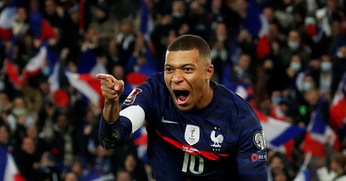 مبابي يتوهج ويقود فرنسا إلى نهائيات كأس العالم الشرق رياضة